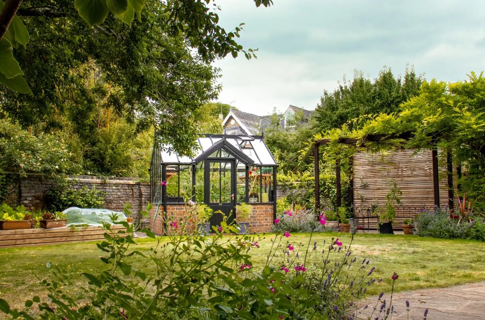 Greenhouses To Embrace Colour | The Installer